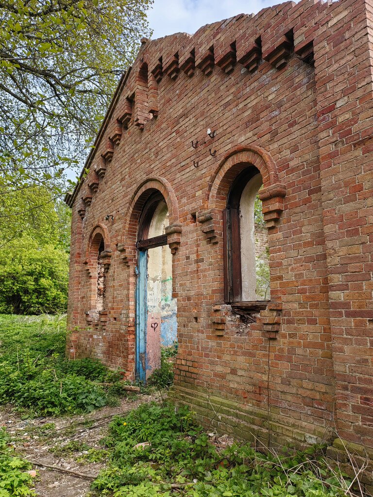 Turistik yerler Руины насосной станции, Minskaya oblastı, foto