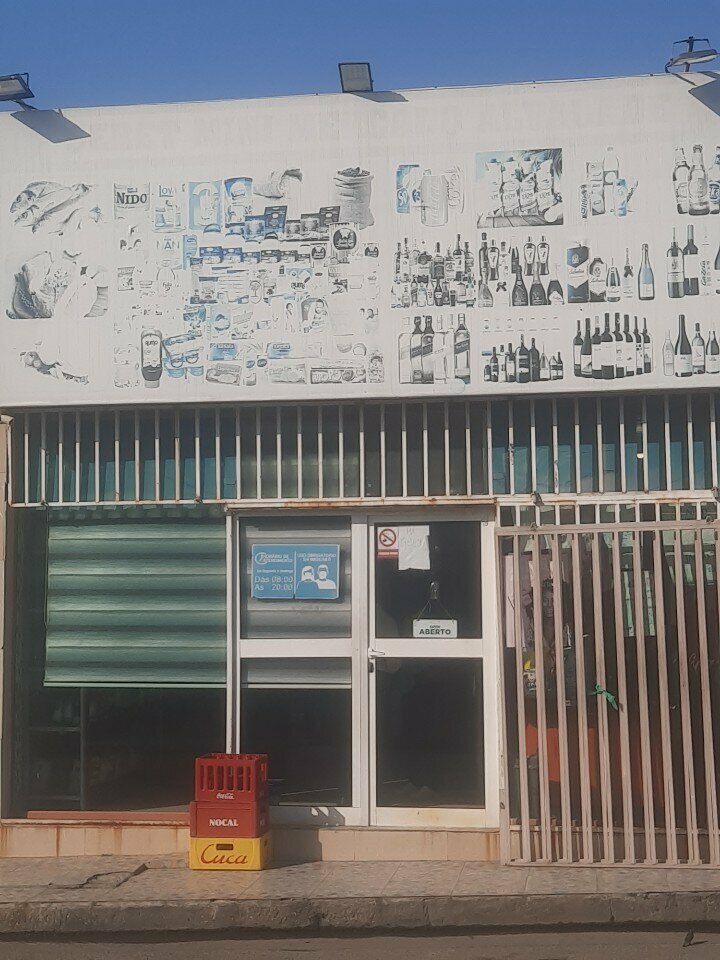 Büyük mağazalar Mini Mercado, Loanda, foto