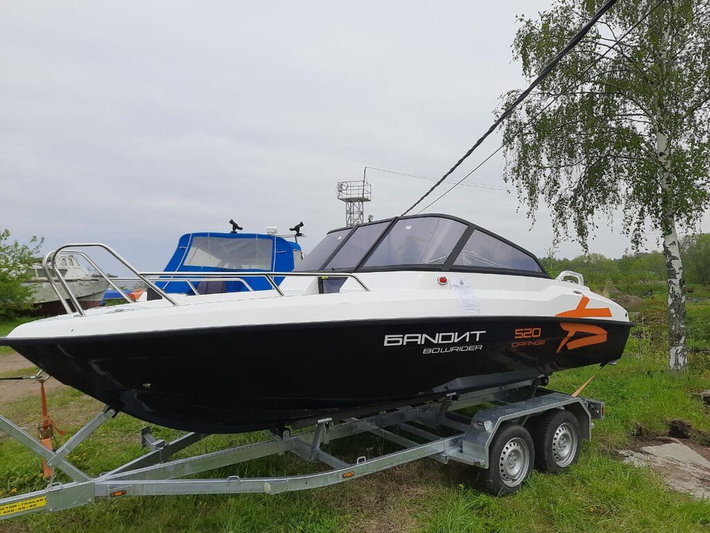 Tekne, kayık, yat Атлантика, Peterhof, foto