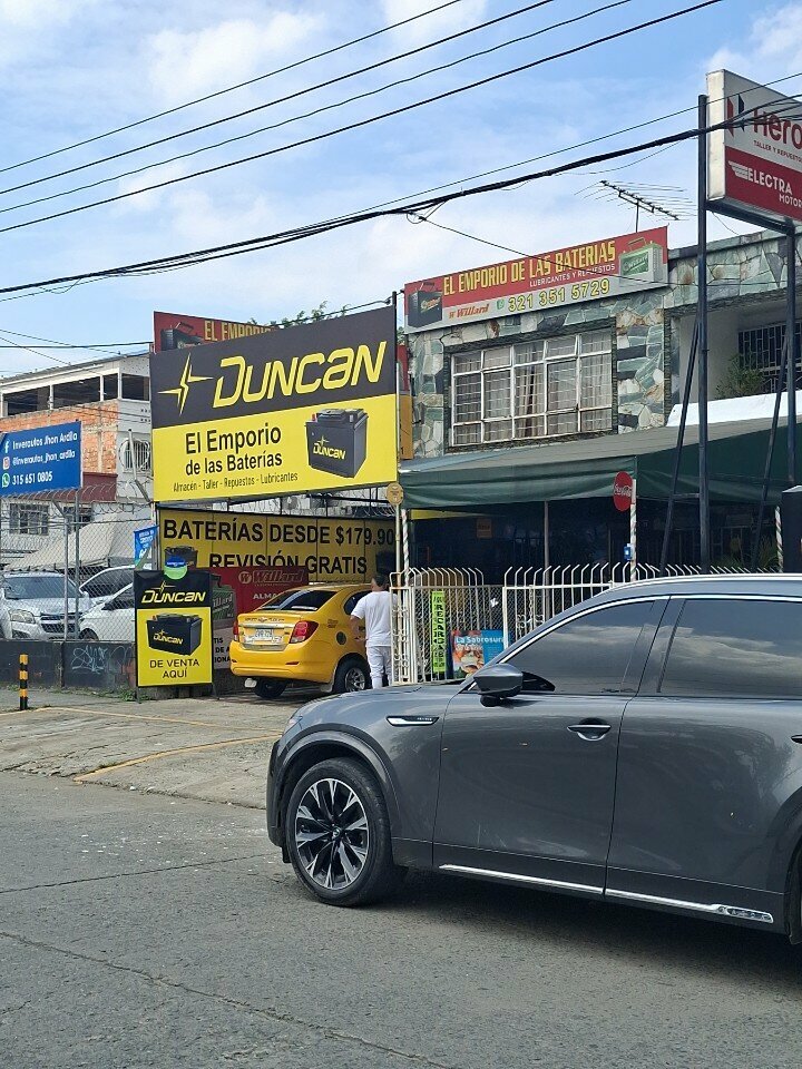 Akümülatör ve şarj cihazları El emporio de las baterias, Cali, foto