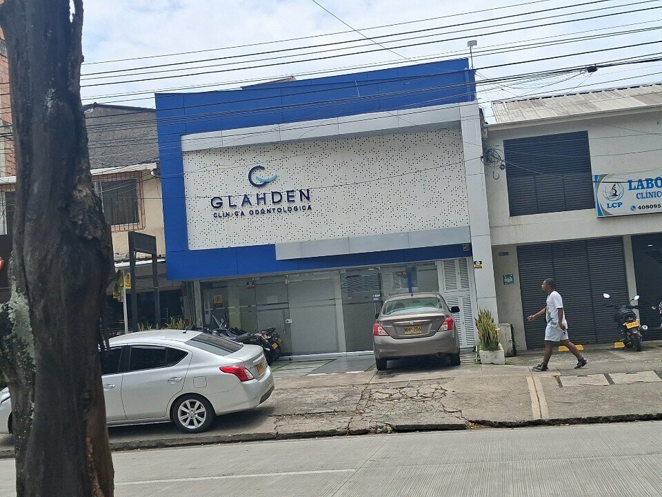 Özel ağız ve diş sağlığı klinikleri ve muayenehaneleri Glahden, Cali, foto