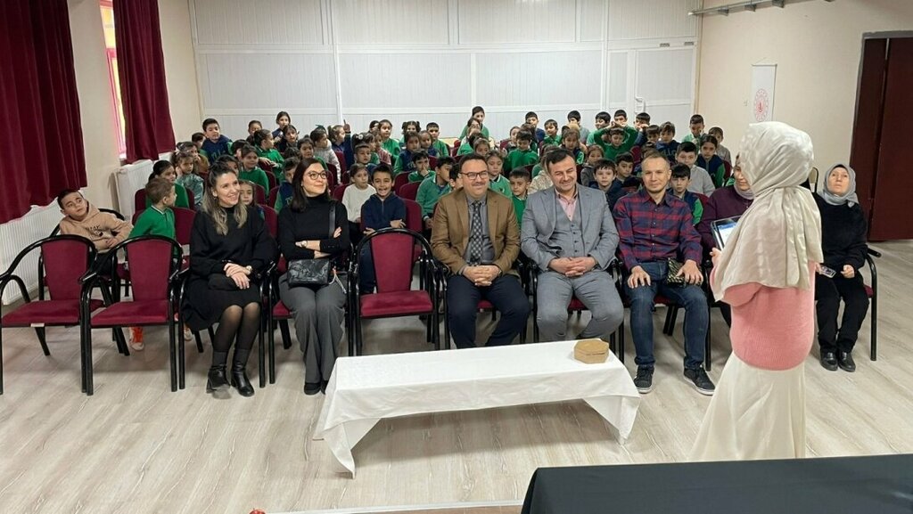 Belediyeler, devlet daireleri Bahşili İlçe Milli Eğitim Müdürlüğü, Bahşılı, foto