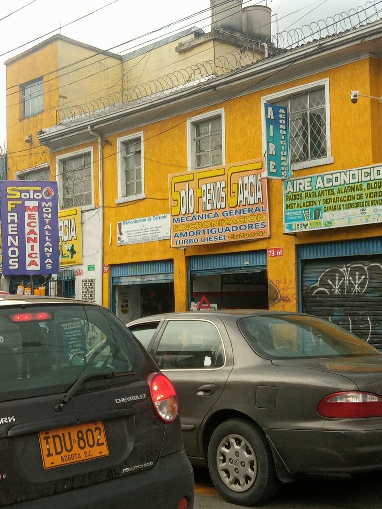 Otomobil servisi Solo frenos García, Bogota, foto