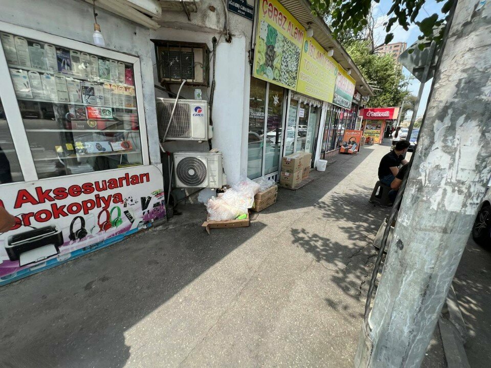Kuruyemiş, atıştırmalık, kuru meyve Çərəz aləmi, Bakü, foto