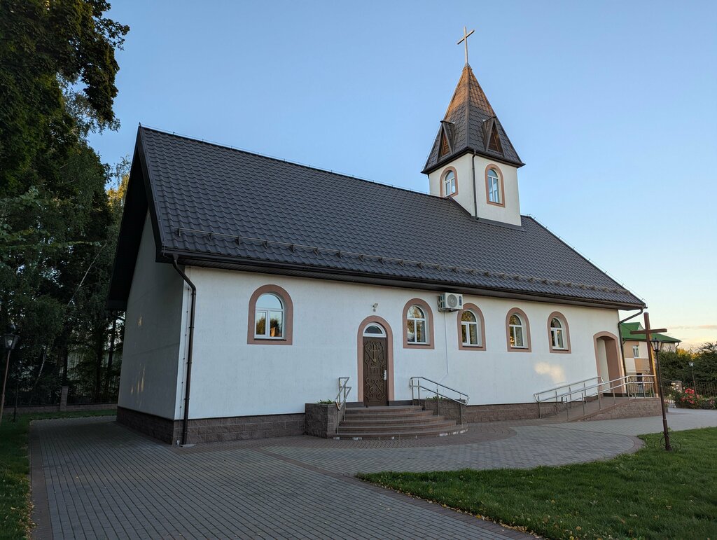 Katolik kiliseleri Костёл святых Петра и Павла, Minskaya oblastı, foto