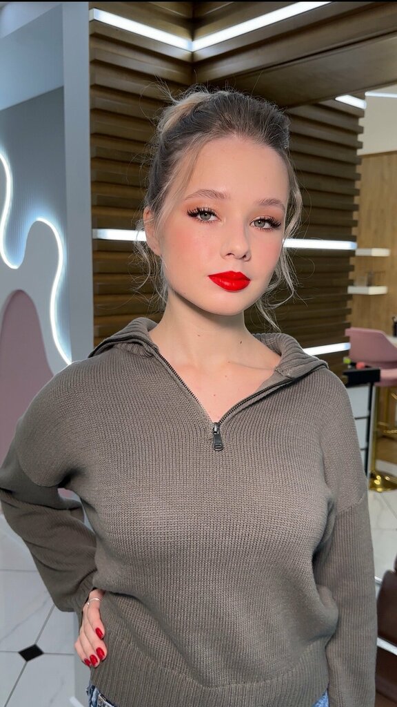 Stil uzmanı, makyöz Fresh Studio, Novokuznetsk, foto