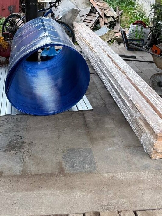 Yapı malzemeleri pazarı Building materials market, Kalujskaya oblastı, foto