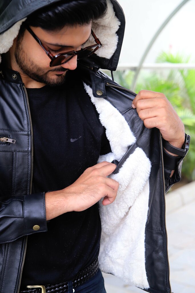 Kürk ve deri giyim mağazaları Asalchamra, Karaçi, foto