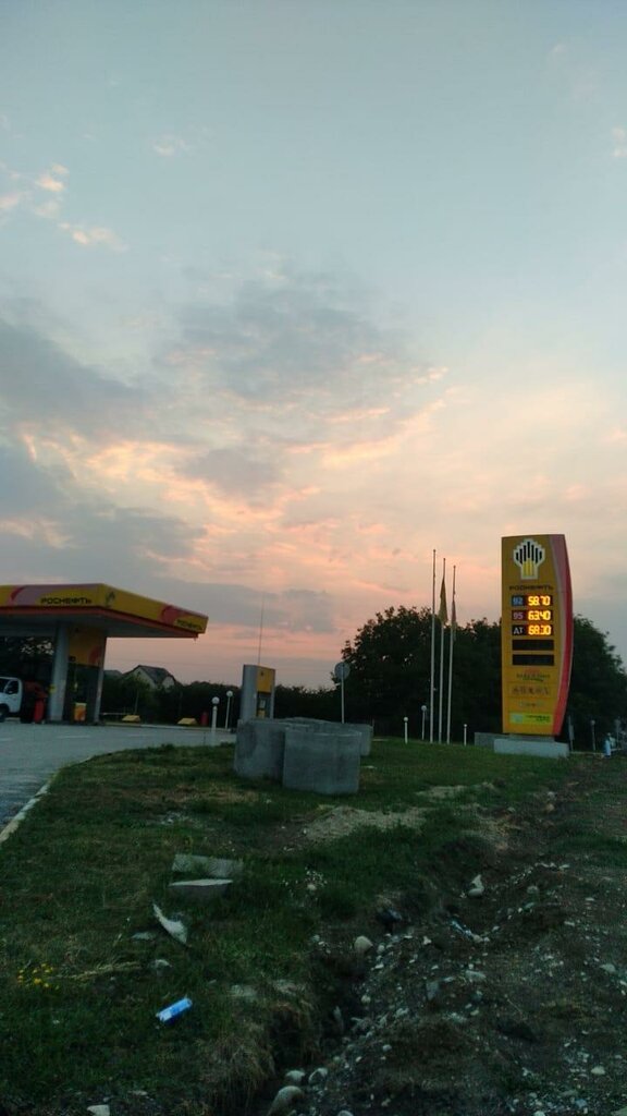 Benzin istasyonu Rosneft', Kabardino‑Balkarya, foto