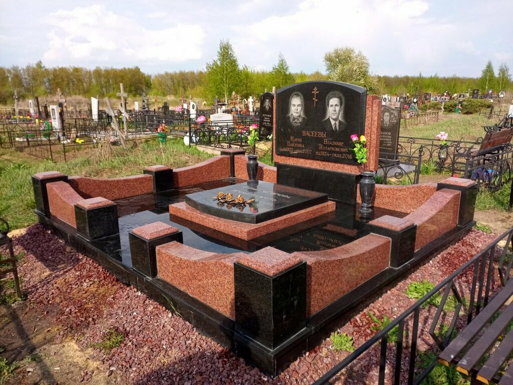 Heykel ve mezarlık taşı üreticileri Masterskaya Malyutinykh, Lipetsk, foto