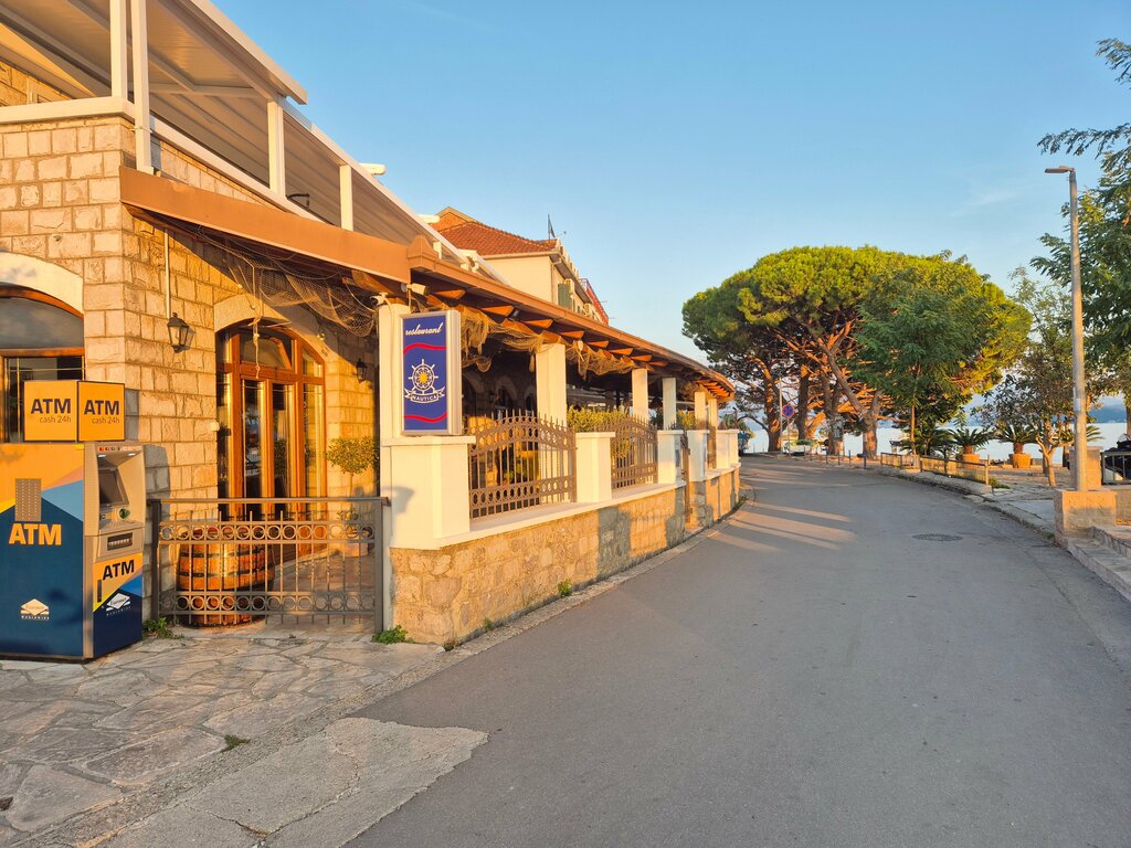 Kafe Nautica, Dünya, foto