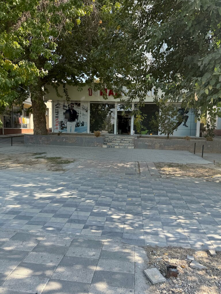 Giyim mağazası ManHattan, Taşkent, foto