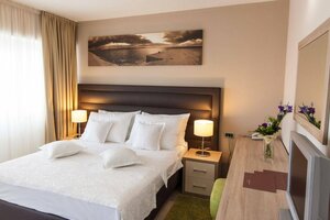 Pinija (Zadar, Petrcane), otel  Zadar Bölgesi'nden