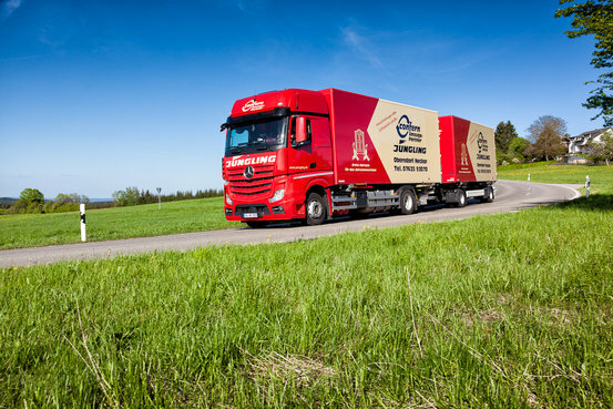 Toplu taşıma yönetimi ve bakımı Jüngling Möbeltransport und Spedition GmbH, Baden‑Wurttemberg, foto