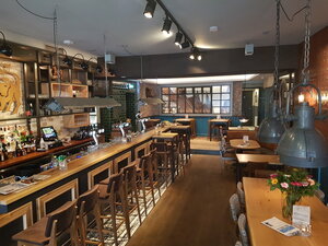 Bar & Keuken de Buren van Schimmelpenninck (Brink No:22, Deventer), bar  Overijssel'den