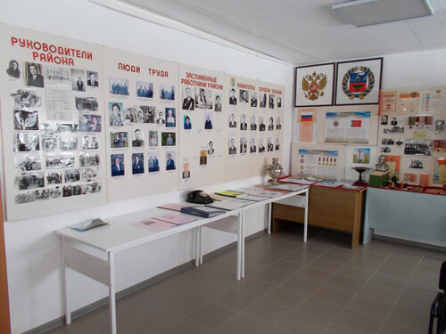 Müzeler ve sanat galerileri Петропавловский районный краеведческий музей, Altayski krayı, foto
