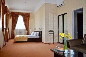 Royal Street Hotel (Derybasivska vulytsia No:27), otel  Odesa'dan