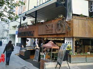 No. 4 Ankara Cafe Bistro (Ankara, Çankaya, Kızılay Mah., İzmir 1 Cad., 27), kafe  Ankara'dan