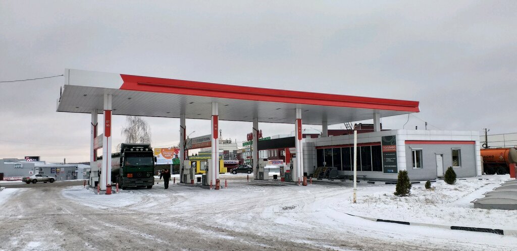 Benzin istasyonu Muller, Vladimir, foto