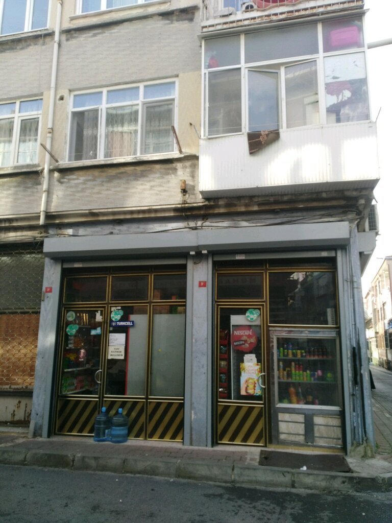 Market Uludağ Bakkaliyesi, İstanbul, foto