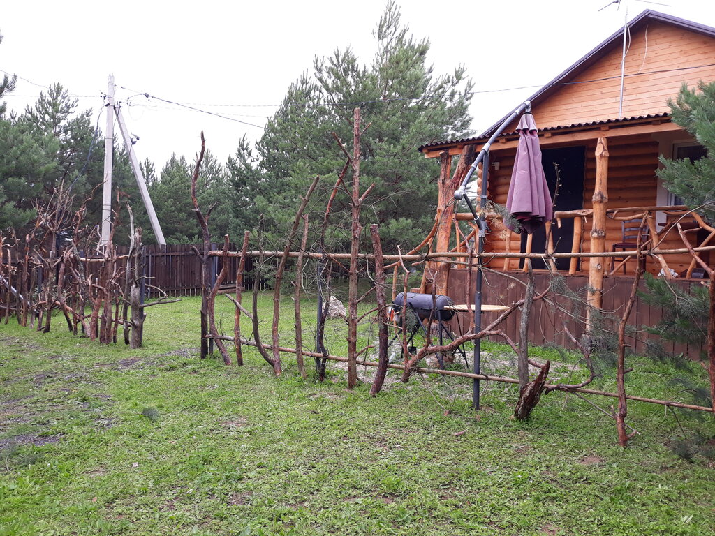 Kamp alanları Hut on the edge of the forest, Tulskaya oblastı, foto