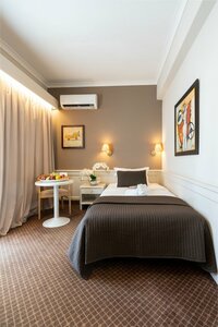 Coral Hotel Athens (Paleo Faliro), otel  Atina'dan