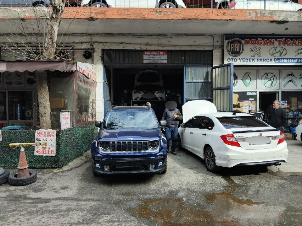 Otomobil yedek parçaları Kuzenler Oto, İstanbul, foto