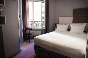 Hotel de Charonne (Rue Léon Frot No:12, 11e Arrondissement, Paris), otel  Paris'ten