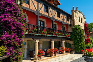 Costa Esmeralda Suites (Cantabria, Suances, Calle Ceballos, 53), otel