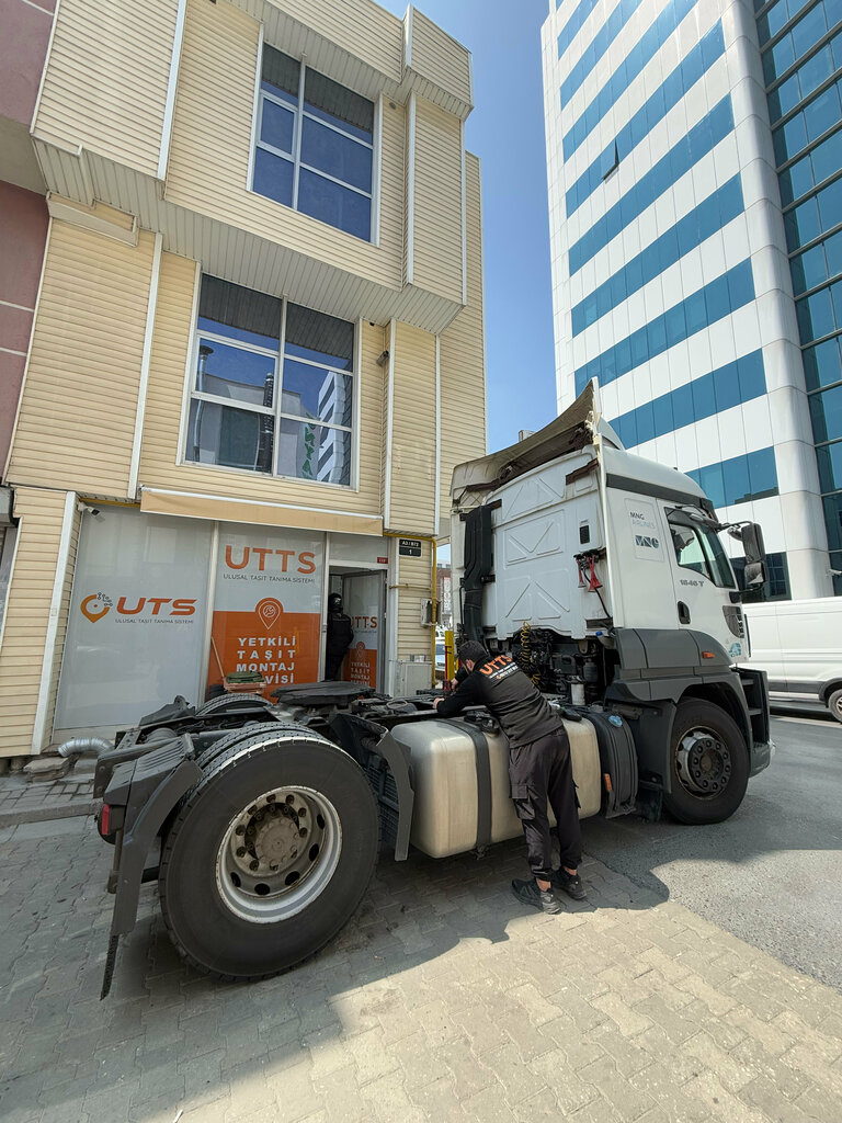 Otomobil servisi Utts Yetkili Taşıt Montaj Servisi, İstanbul, foto