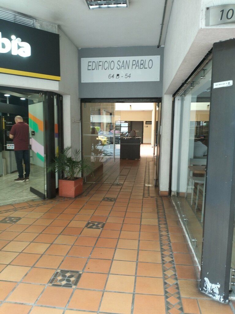 Mini-market St. Paul Building, Medellin, foto