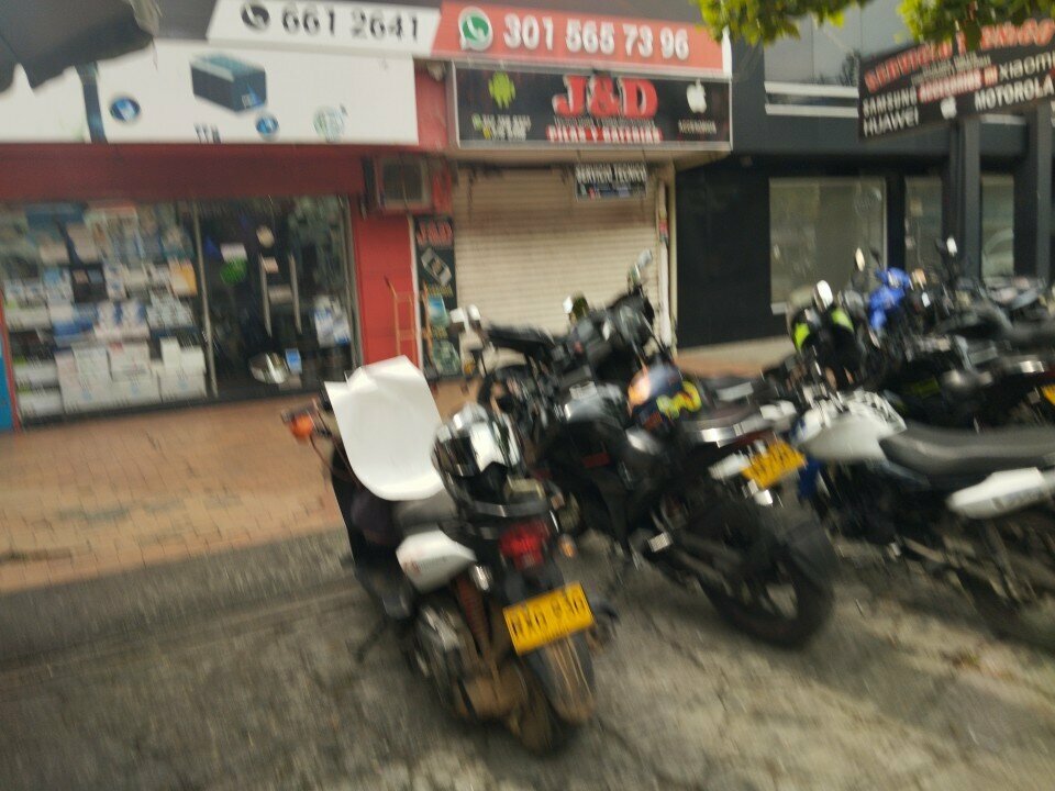 Akümülatör ve şarj cihazları J Y D, Cali, foto