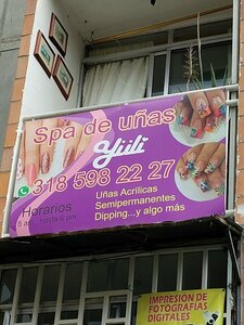 SPA de uñas Yili (Antioquia, Municipio de Medellín, Corregimiento de San Cristóbal, Calle 64D), manikür-pedikür  Medellin'den