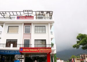 Hotel Trihari by StayApart (National Highway 34), otel
