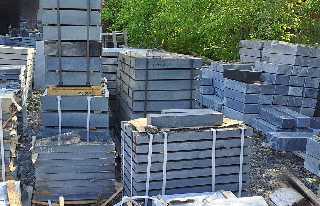 Heykel ve mezarlık taşı üreticileri Гранит-Мастер, Kazan, foto