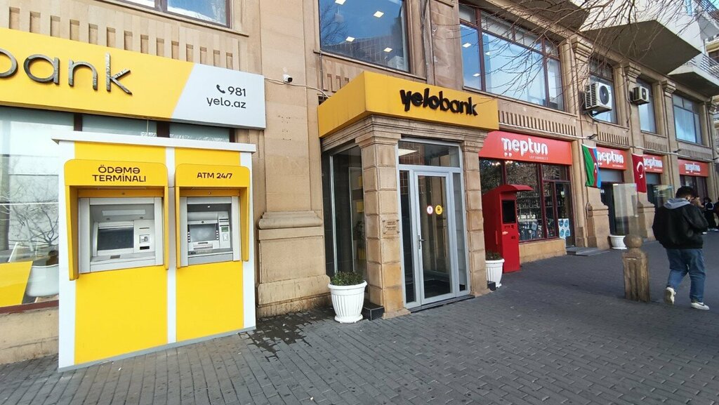 ATM'ler Yelo, Bakü, foto