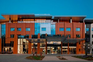 Four Points by Sheraton Kecskemet Hotel & Conference Center (Bács-Kiskun vármegye, Kecskemét, Izsáki út, 6), otel  Kecskemet'ten