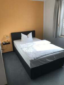 Hotel am Maibaum (North Rhine-Westphalia, Märkischer Kreis, Neuenrade), otel  Kuzey Ren‑Vestfalya'dan