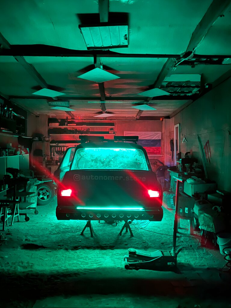 Otomobil servisi Side by Side Custom Garage, Mytişçi, foto