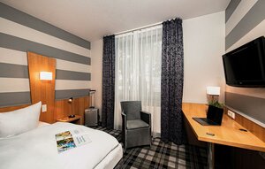 Median Hotel (Lower Saxony, Region Hannover, Zum Blauen See, 3), otel  Lehrte'den