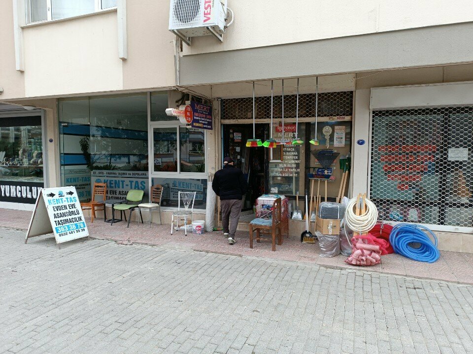 Yapı mağazası Mert Hırdavat, İzmir, foto