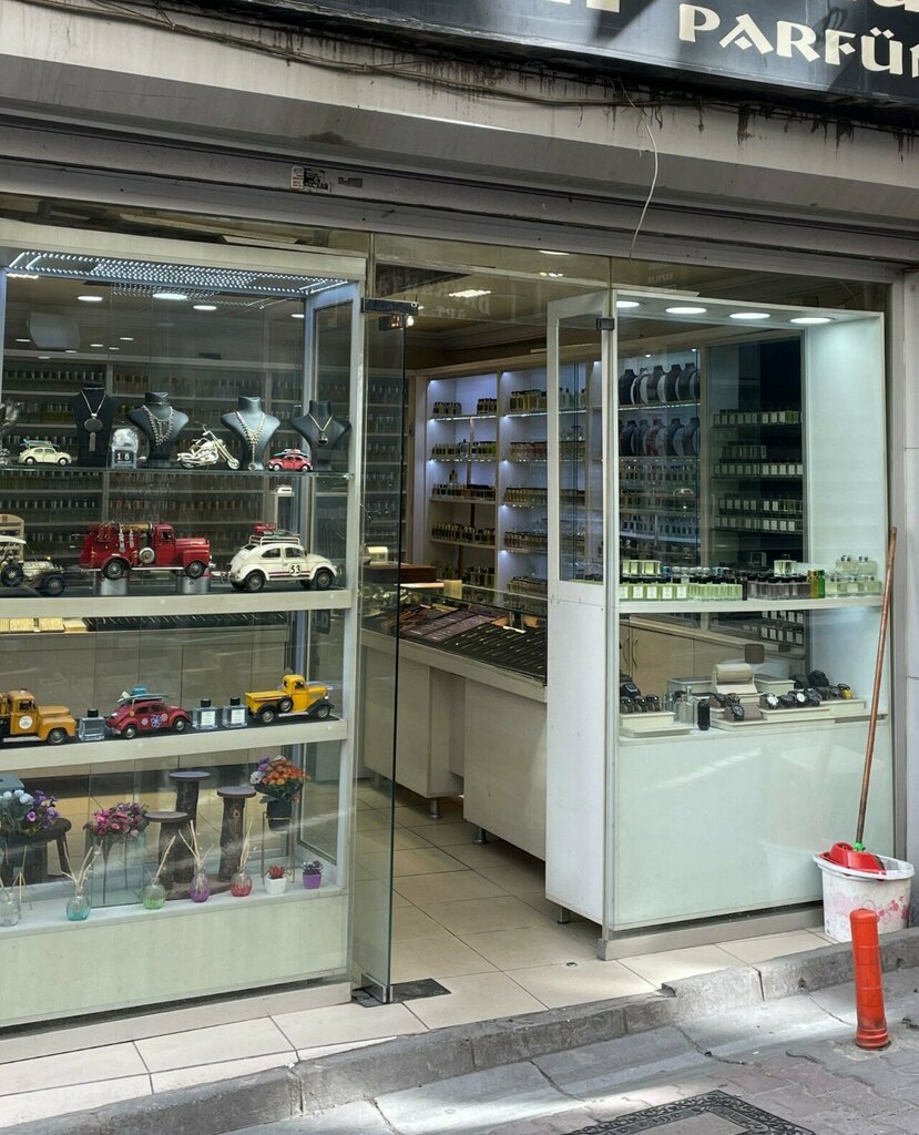 Kozmetik ve parfümeri mağazaları Aleyna Gümüş Parfüm, İstanbul, foto