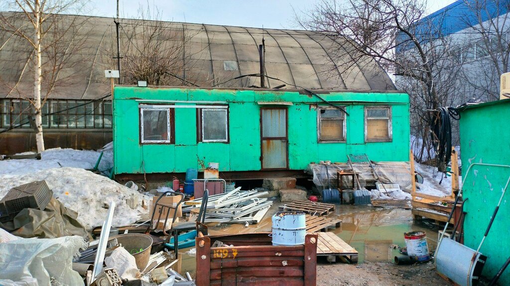 Geri dönüşüm maddeleri Kompaniya po priyemu metalloloma, Naberejniye Çelny (Yar Çallı), foto