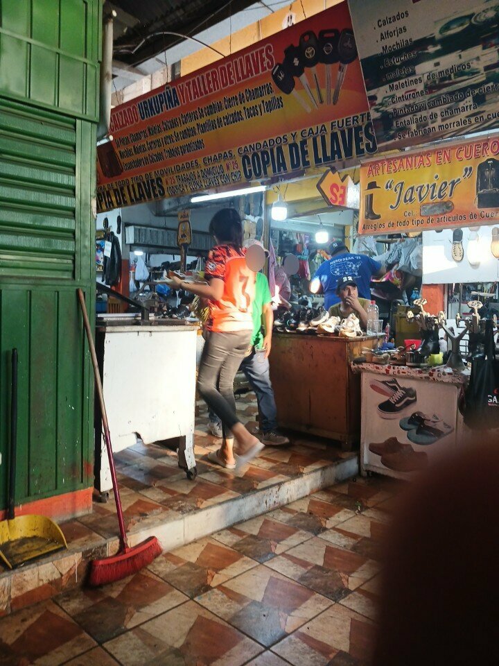 Ayakkabı tamiri Urkupiña, Santa‑Krus, foto