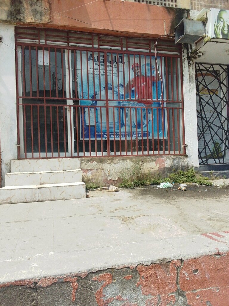 Su satışı Depósito de água, Loanda, foto