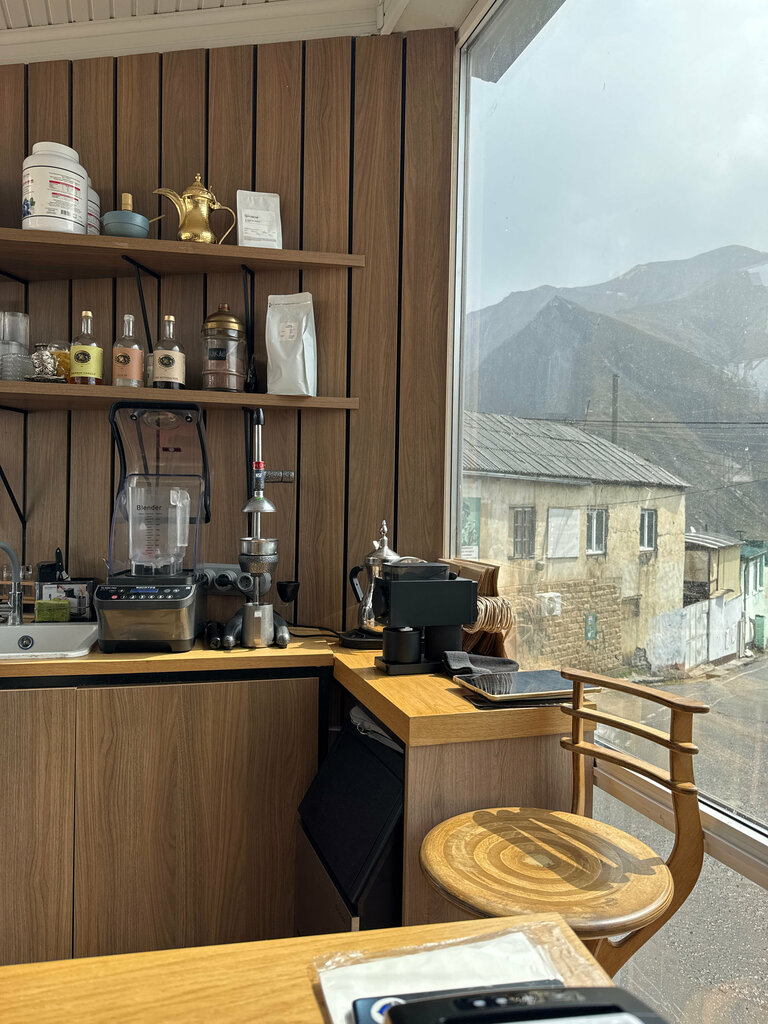 Kahve dükkanları Коллектив в горах, Dağıstan, foto