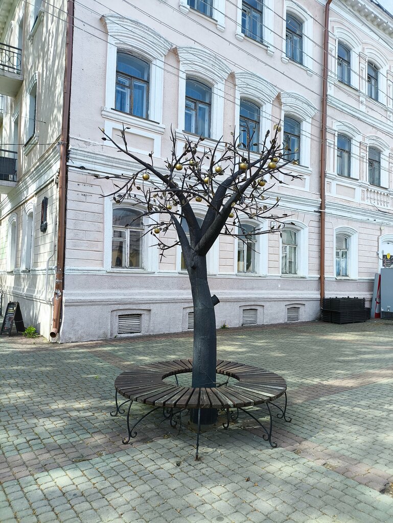 Dekorasyon ve süsleme, onur panosu Forged apple tree, Moguilev, foto