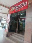 City Vision (Santa Cruz de la Sierra, Distrito Municipal 11, Calle 21 de Mayo, 354), optik  Bolivya'dan