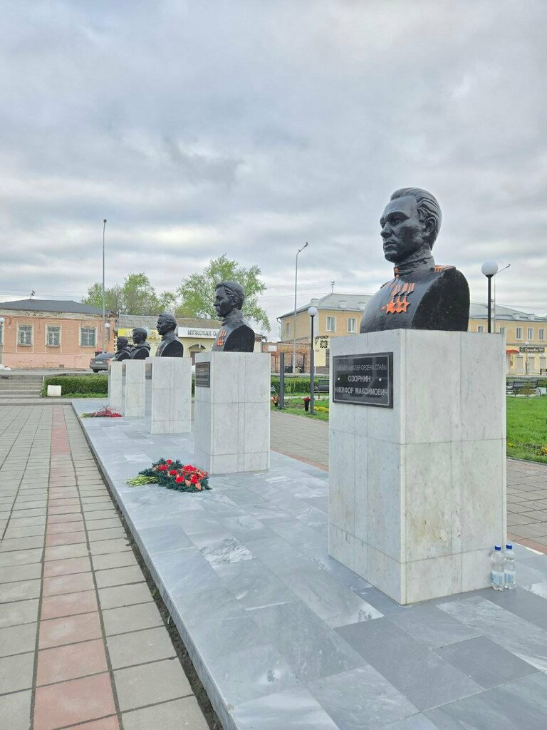 Anıt, heykel Воинам-камышловцам, безвестно погибшим в годы Второй мировой войны, Kamyşlov, foto