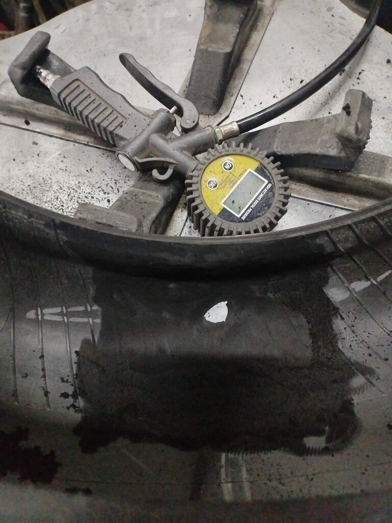 Oto lastik tamiri Шиномонтаж, Soçi, foto